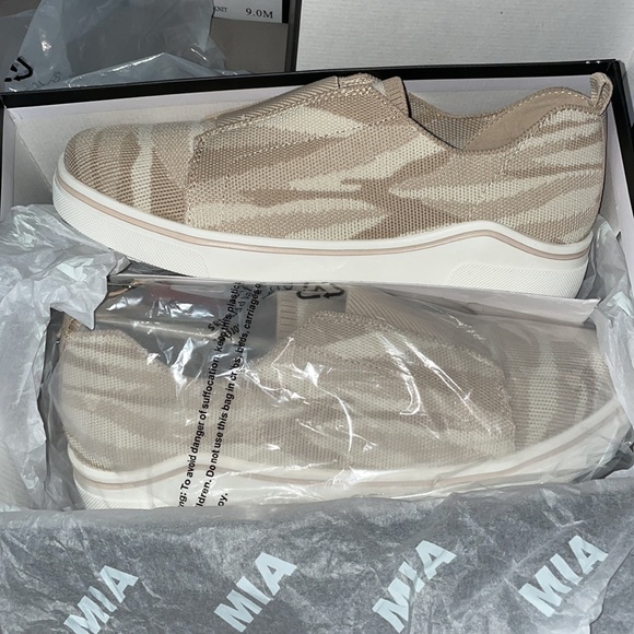 MIA | Shoes | Mia Greyson Sand Camo Sneaker | Poshmark